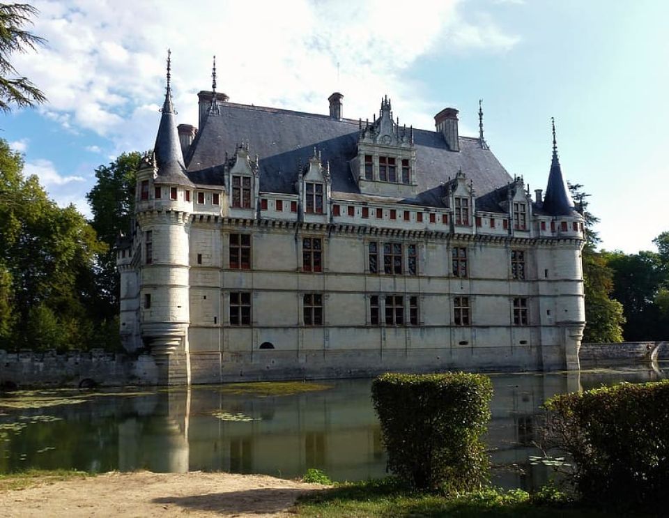 Clueless Escape Rooms in Ann Arbor MI home of 4 unique themed rooms